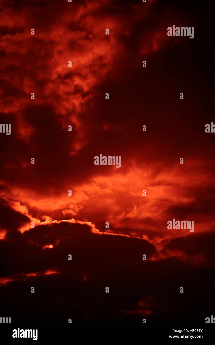 Deep red sky hi-res stock photography and images - Alamy
