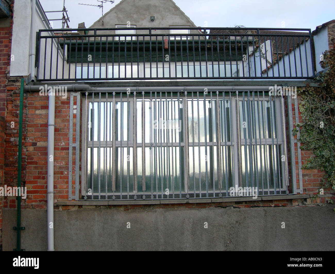 Burglar bars hi-res stock photography and images - Alamy