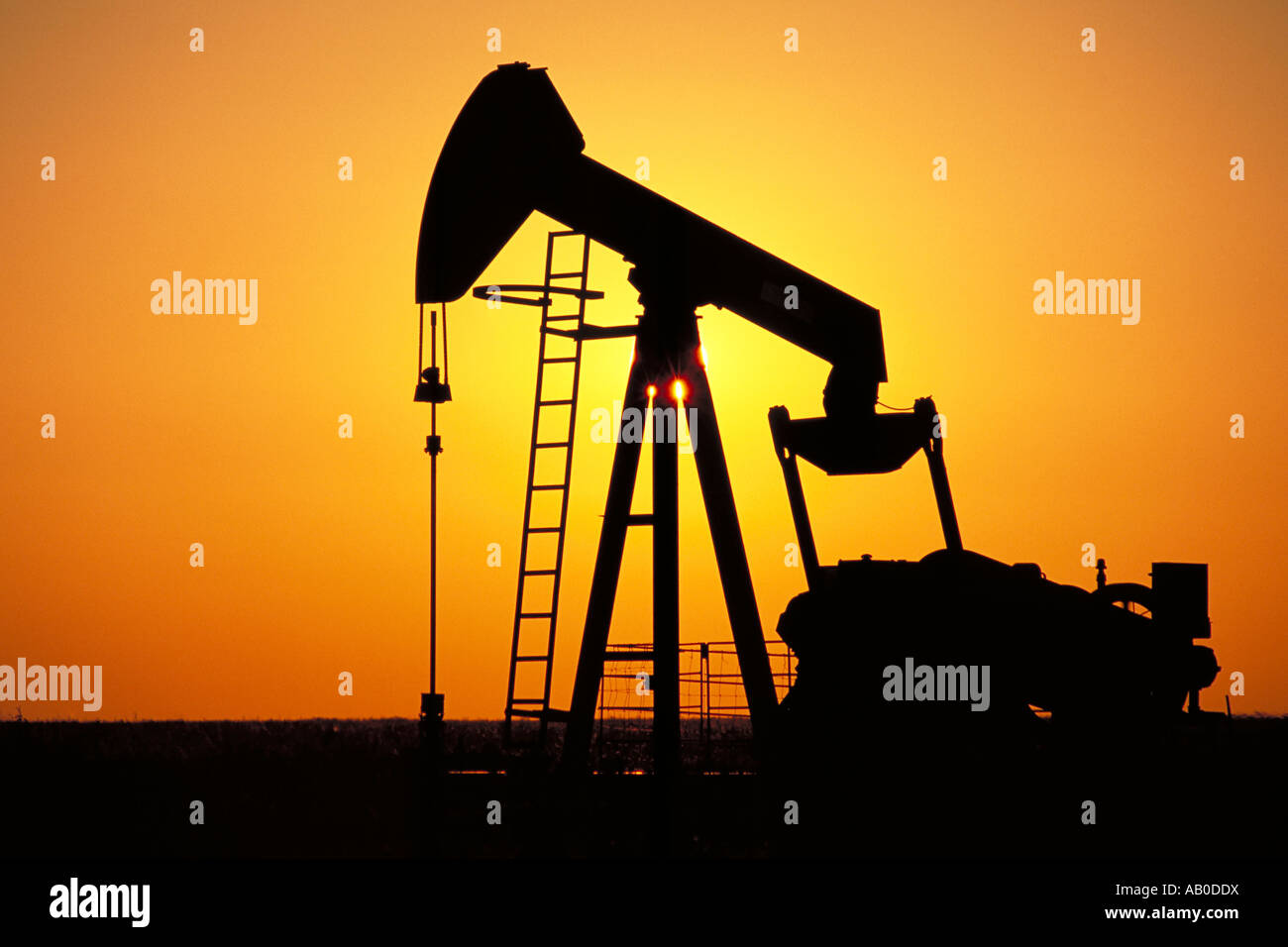 Oklahoma oil rig hi-res stock photography and images - Alamy