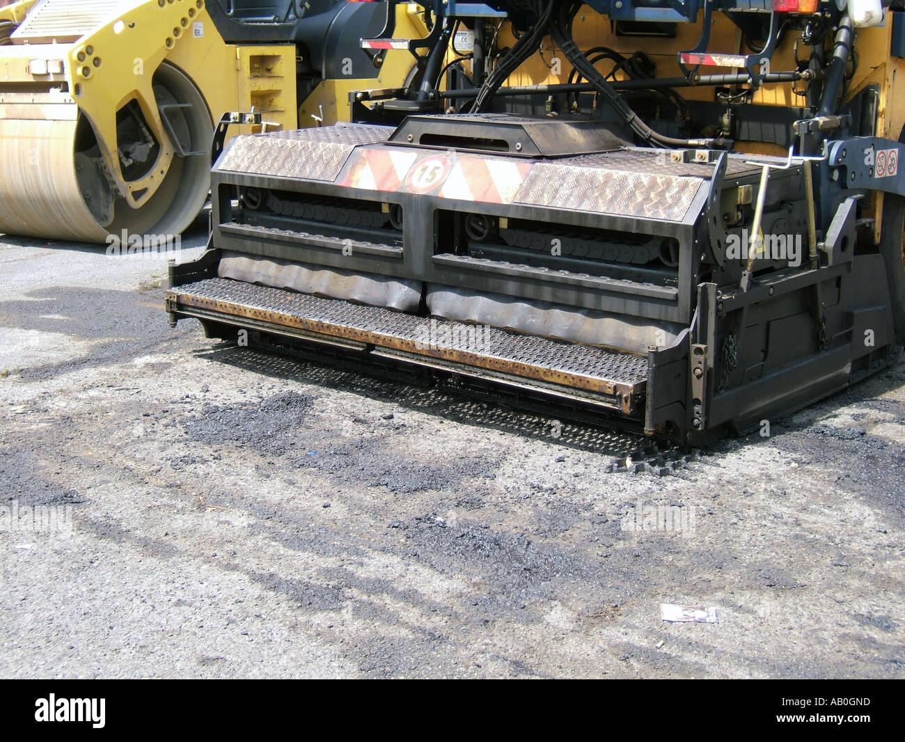 Tarmac remover hi-res stock photography and images - Alamy