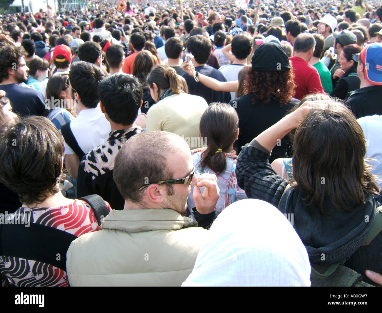 young crowd at music gig Stock Photo - Alamy