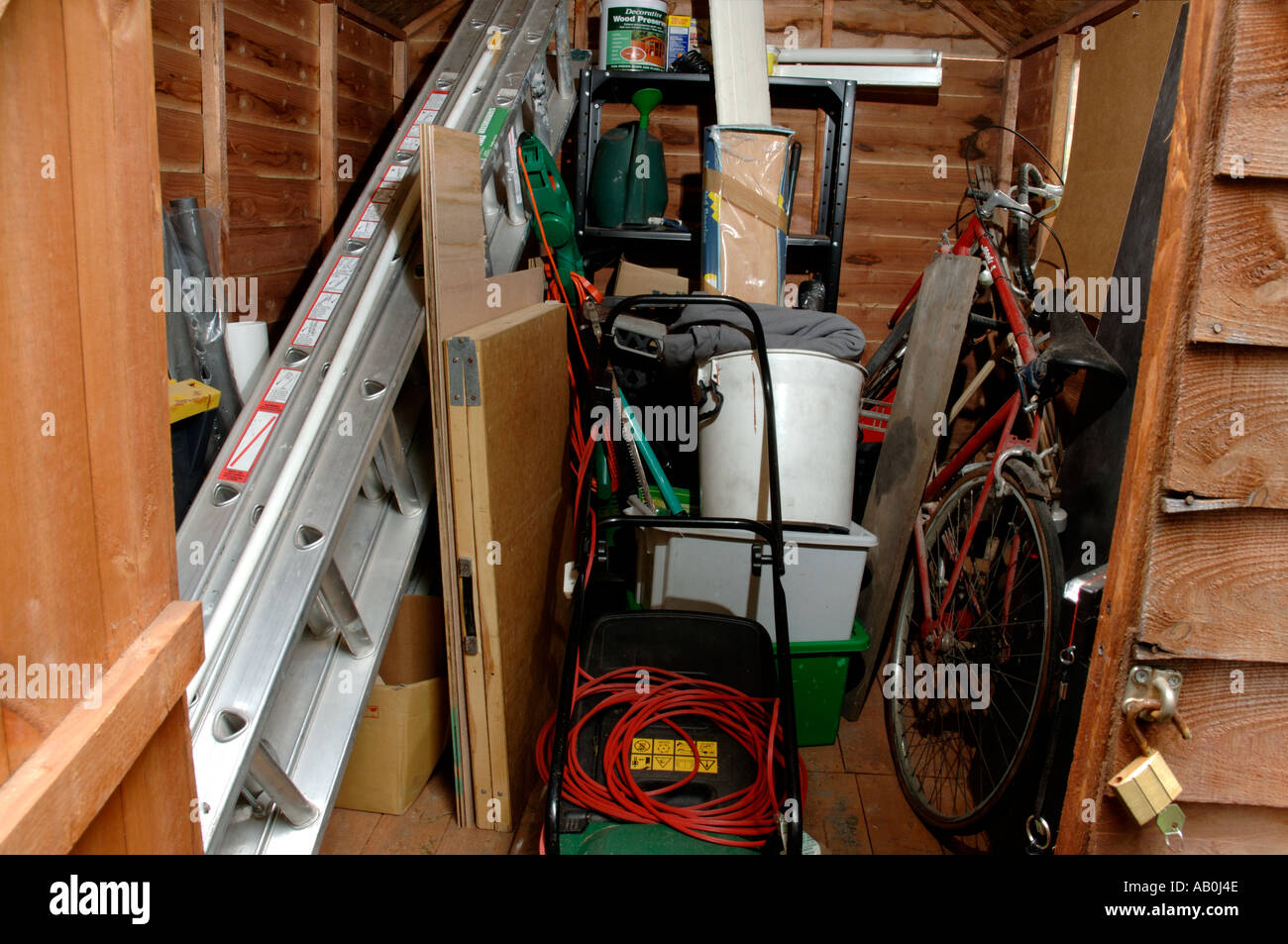 Inside garden shed hi-res stock photography and images - Alamy