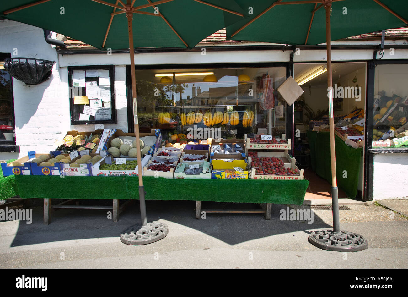 Grocery Shop Front Uk High Resolution Stock Photography and Images - Alamy