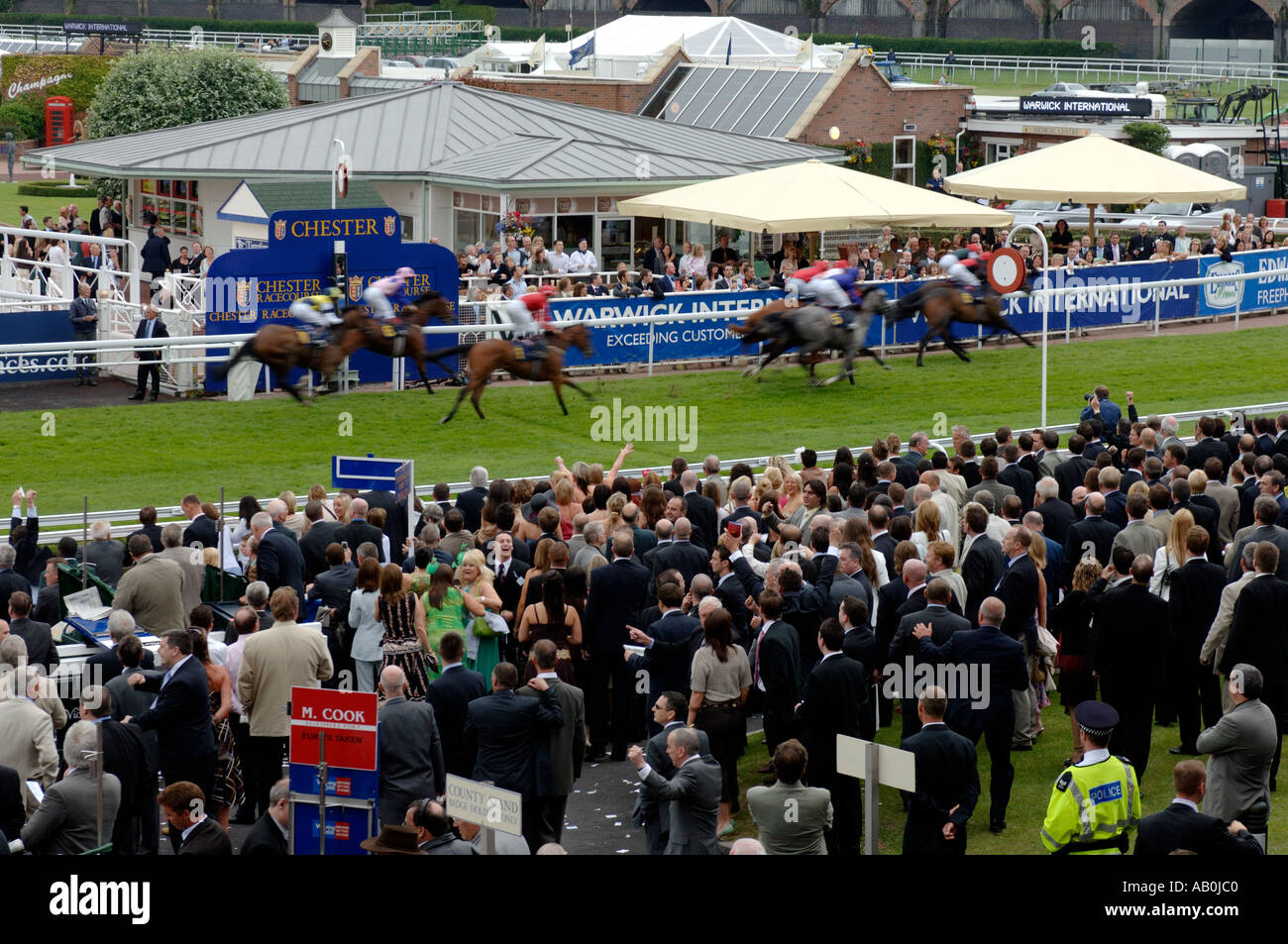 Winning post hi-res stock photography and images - Alamy