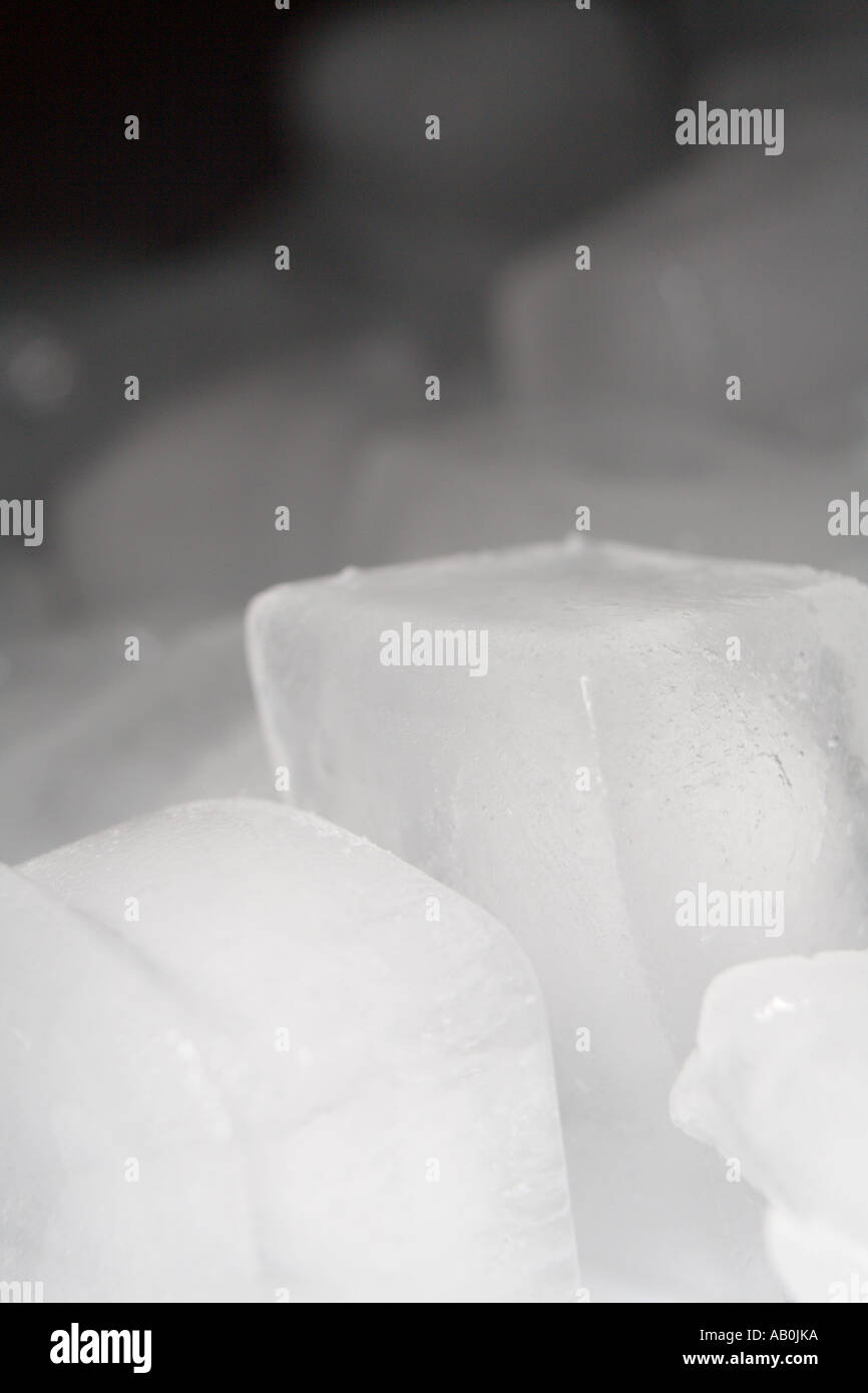 Ice cubes picture background hi-res stock photography and images - Alamy