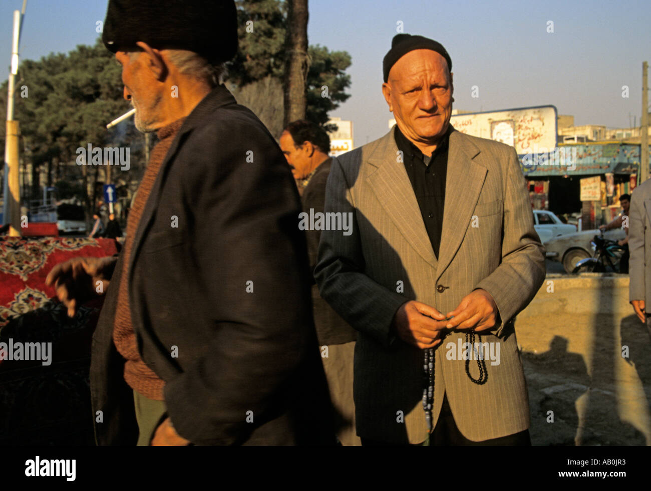 Social gathering scene hi-res stock photography and images - Alamy