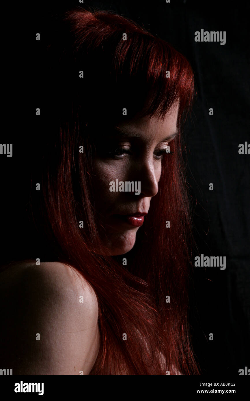 Face turned three quarters hi-res stock photography and images - Alamy