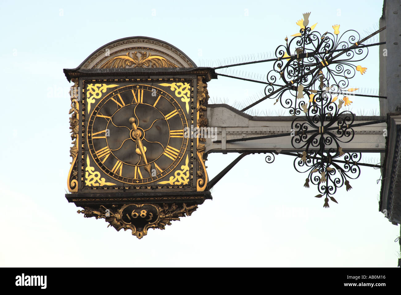 Guildford clock hi-res stock photography and images - Alamy