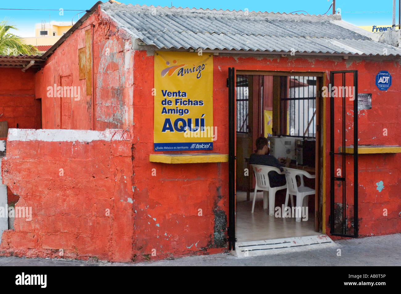 Internet cafe mexico hi-res stock photography and images - Alamy