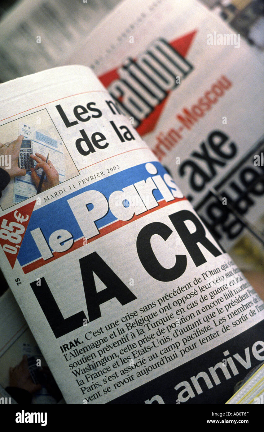 Newspaper kiosk near Bastille in Paris France Stock Photo - Alamy