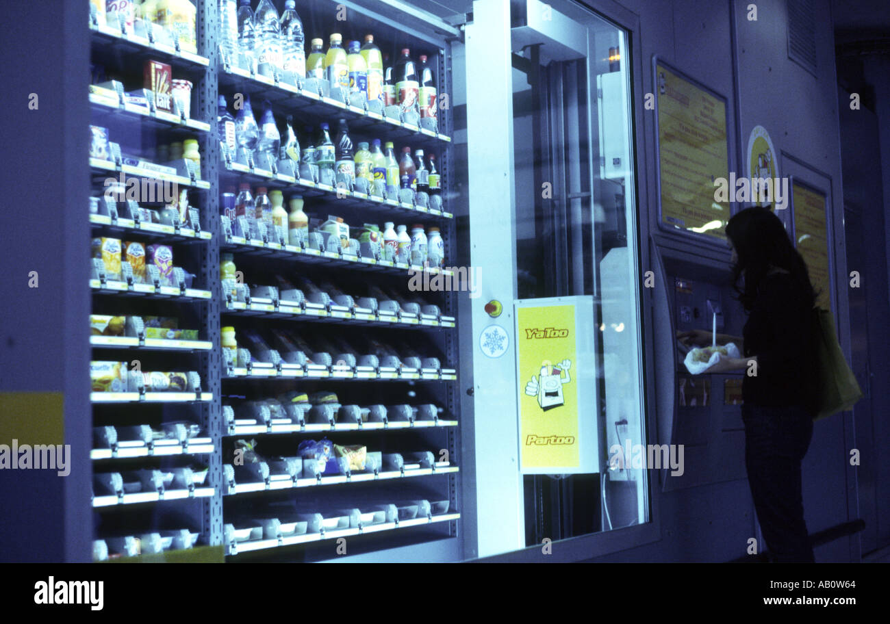 Vending machine at the Gare du Nord station in Paris France Stock Photo ...