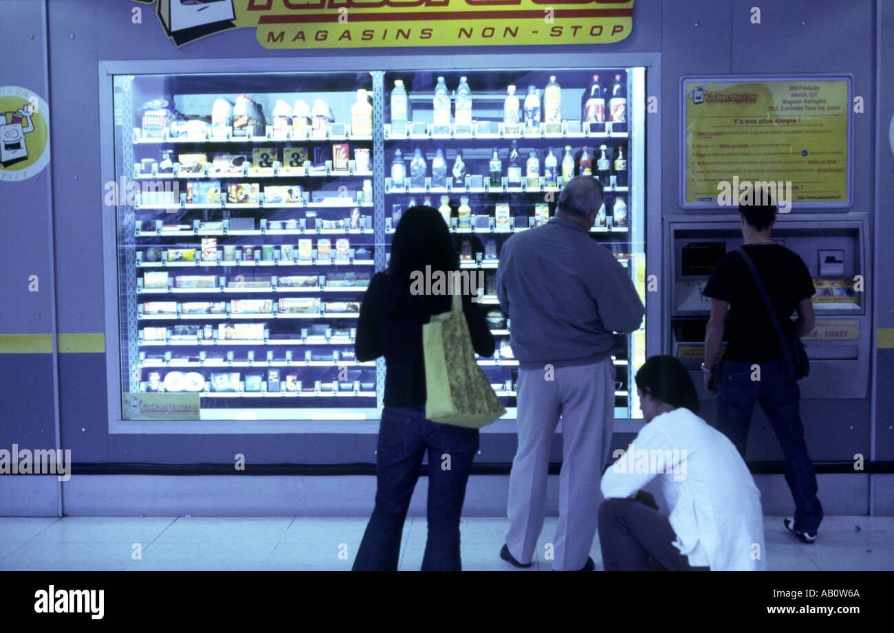 Vending machine at the Gare du Nord station in Paris France Stock Photo ...