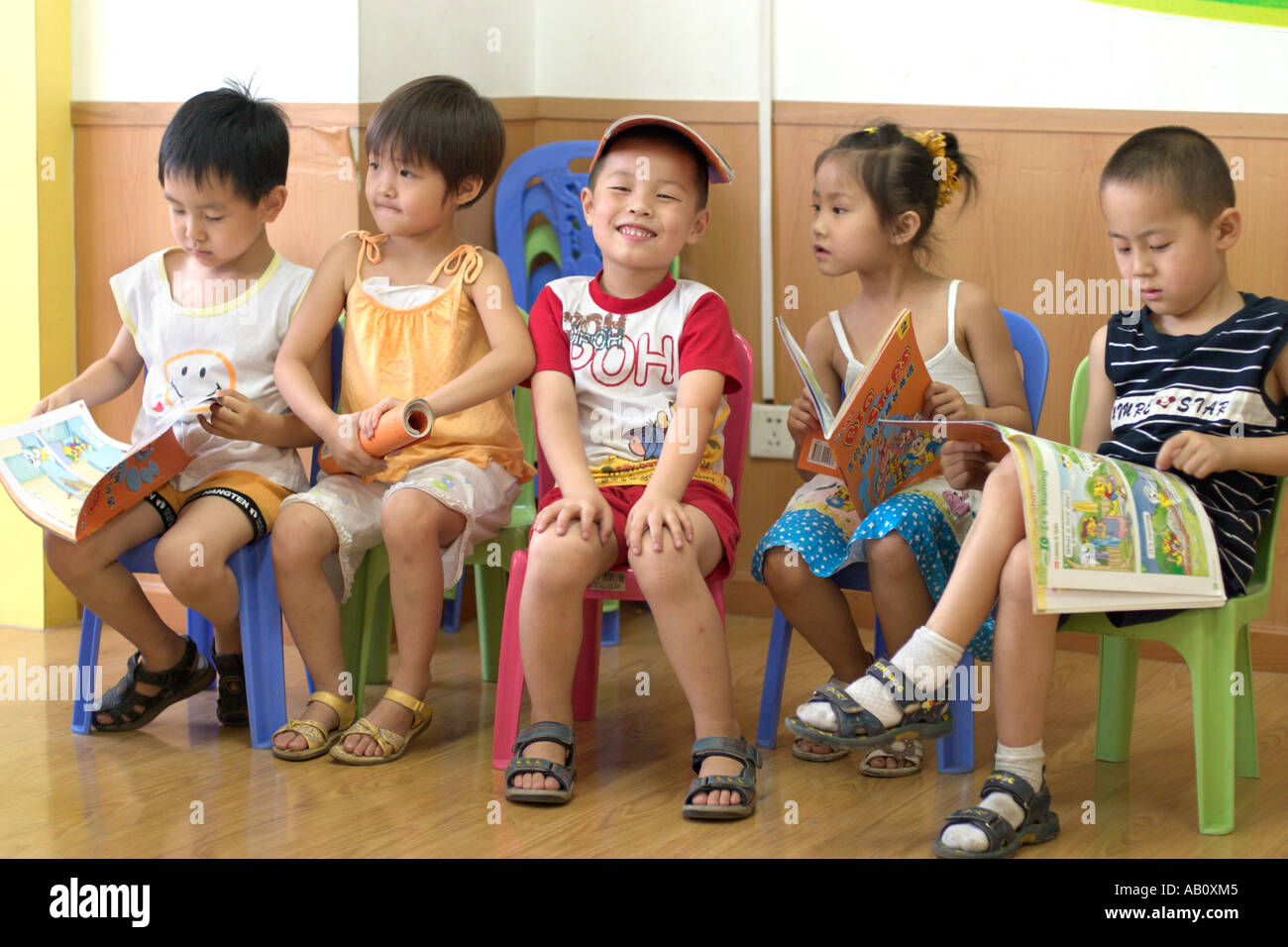 Chinese students in an English class Xi an Shaanxi Province C Stock ...