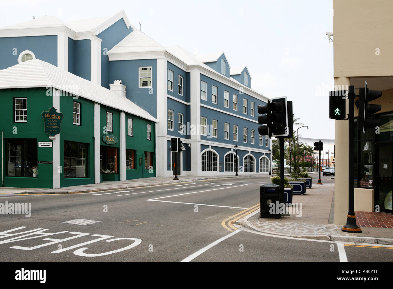 Traffic in hamilton bermuda hi-res stock photography and images - Alamy
