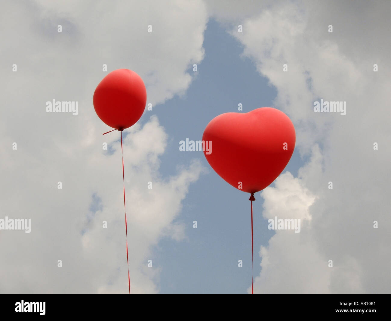 Heart shaped ballons hi-res stock photography and images - Alamy