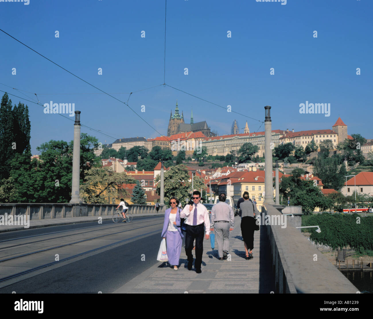 Manesuv bridge over river hi-res stock photography and images - Alamy