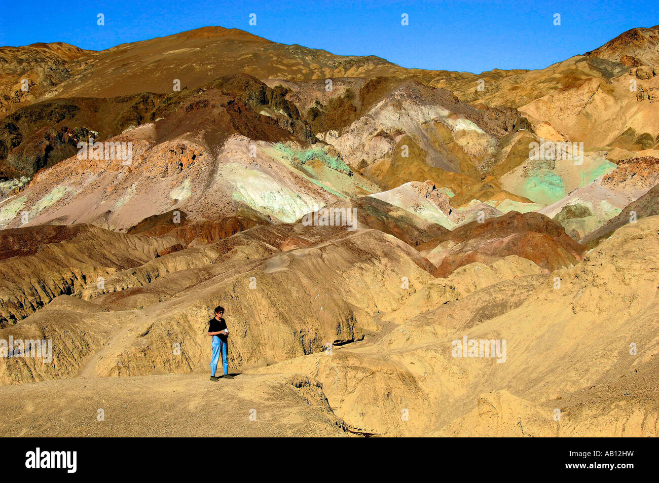 Coloured rocks at Artist's Palette, Death Valley National Park ...