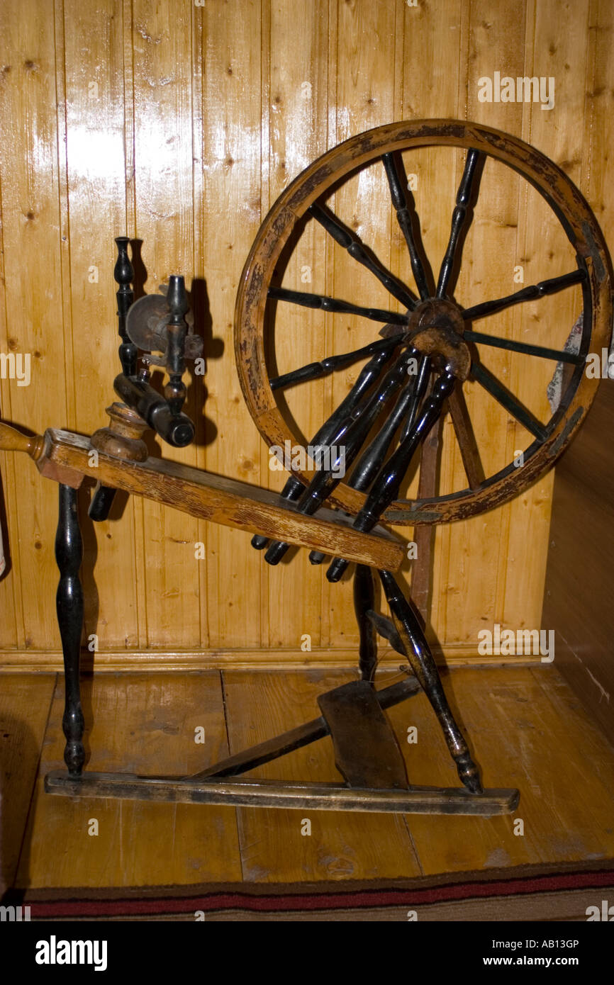 Spinning wheel selfspinner Russia Stock Photo - Alamy