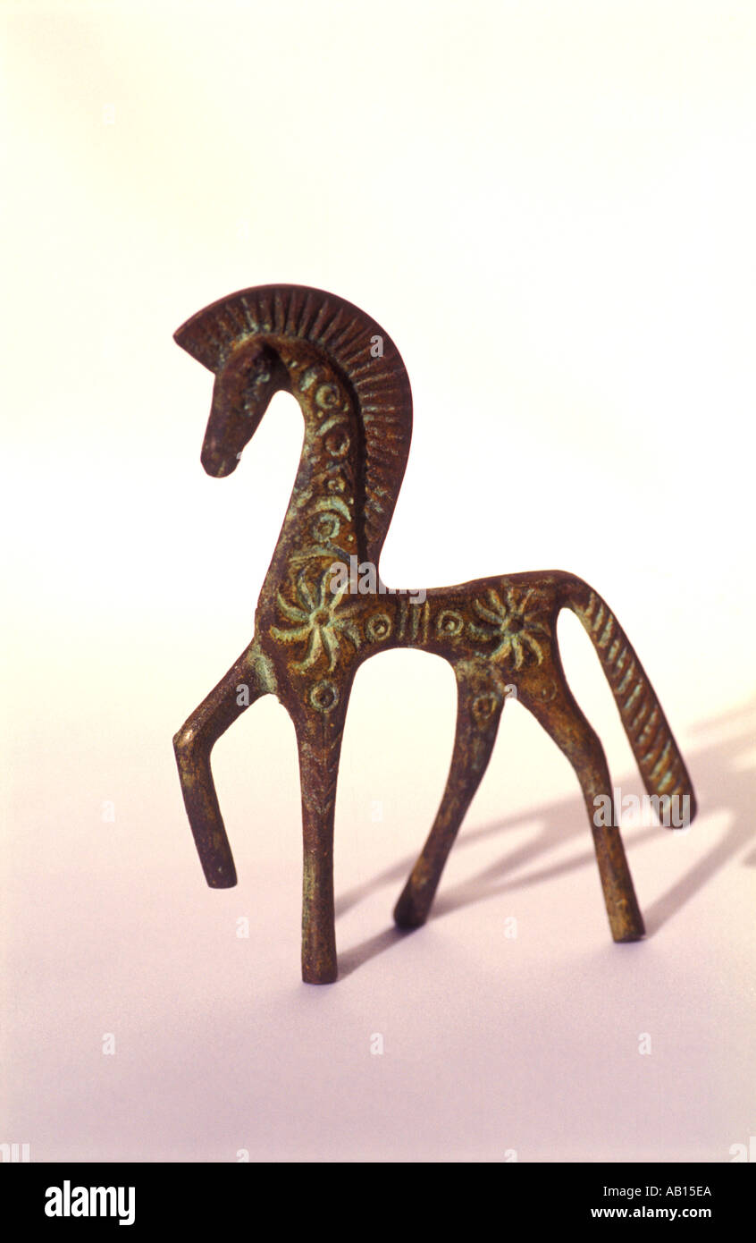 Bronze statue tarnished green hi-res stock photography and images - Alamy