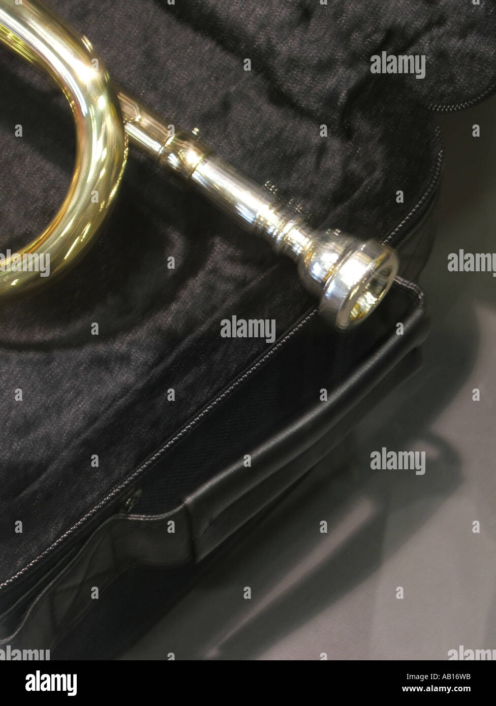 mouth piece of trumpet Stock Photo - Alamy