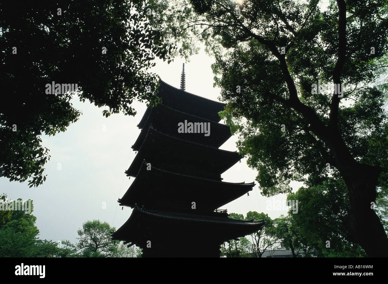 Silhouette temple toji temple kyoto hi-res stock photography and images ...