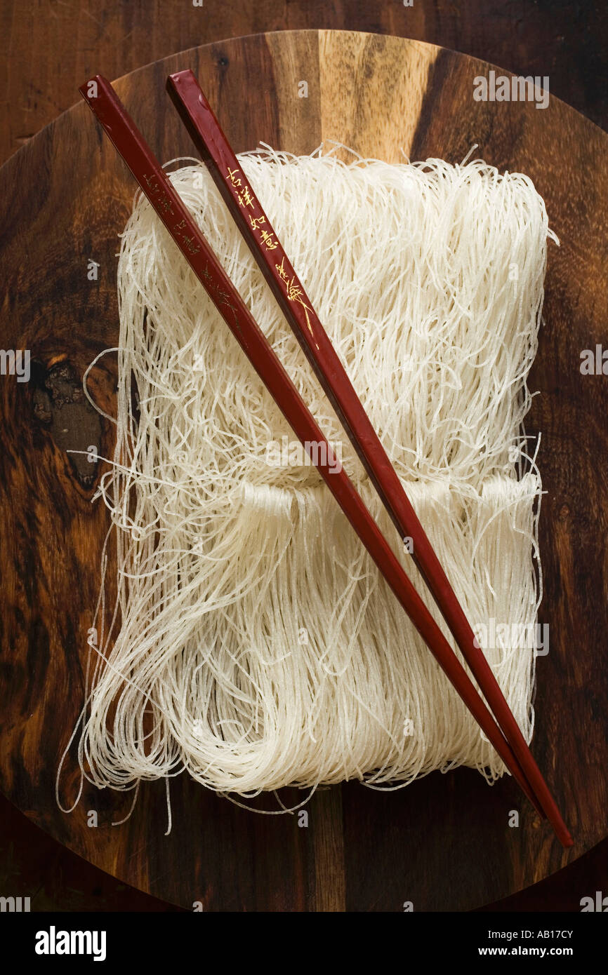 Thin rice stick noodles hi-res stock photography and images - Alamy
