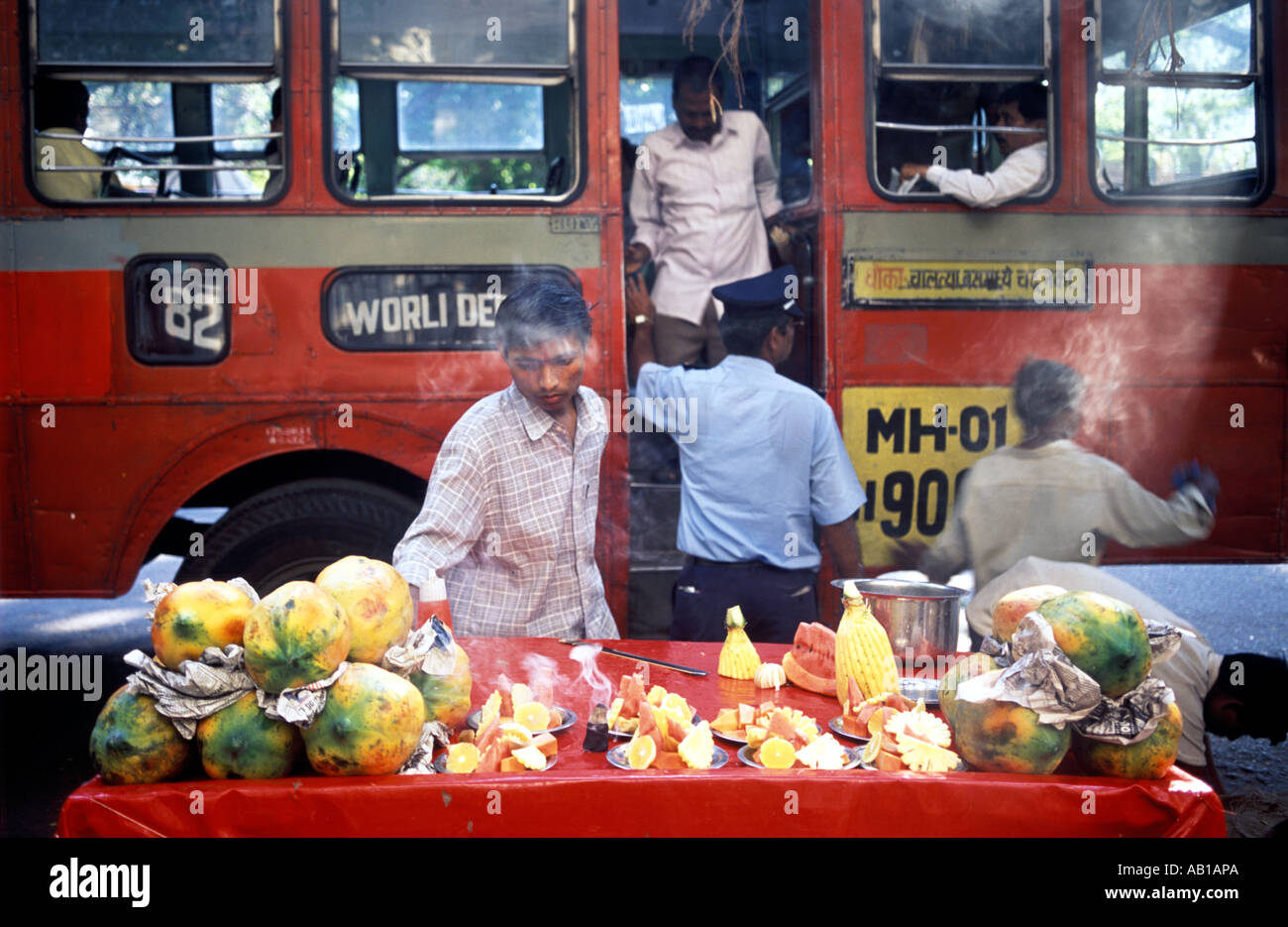 Fruit Stall By A Bus Stop In Mumbai India Stock Photo Alamy Fruit Stall By A Bus Stop In Mumbai India Stock Photo Alamy