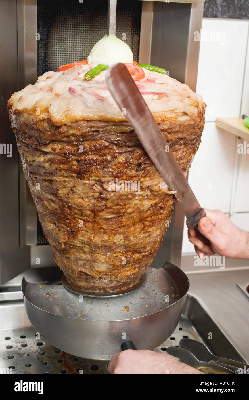 Slicing döner kebab FoodCollection Stock Photo - Alamy