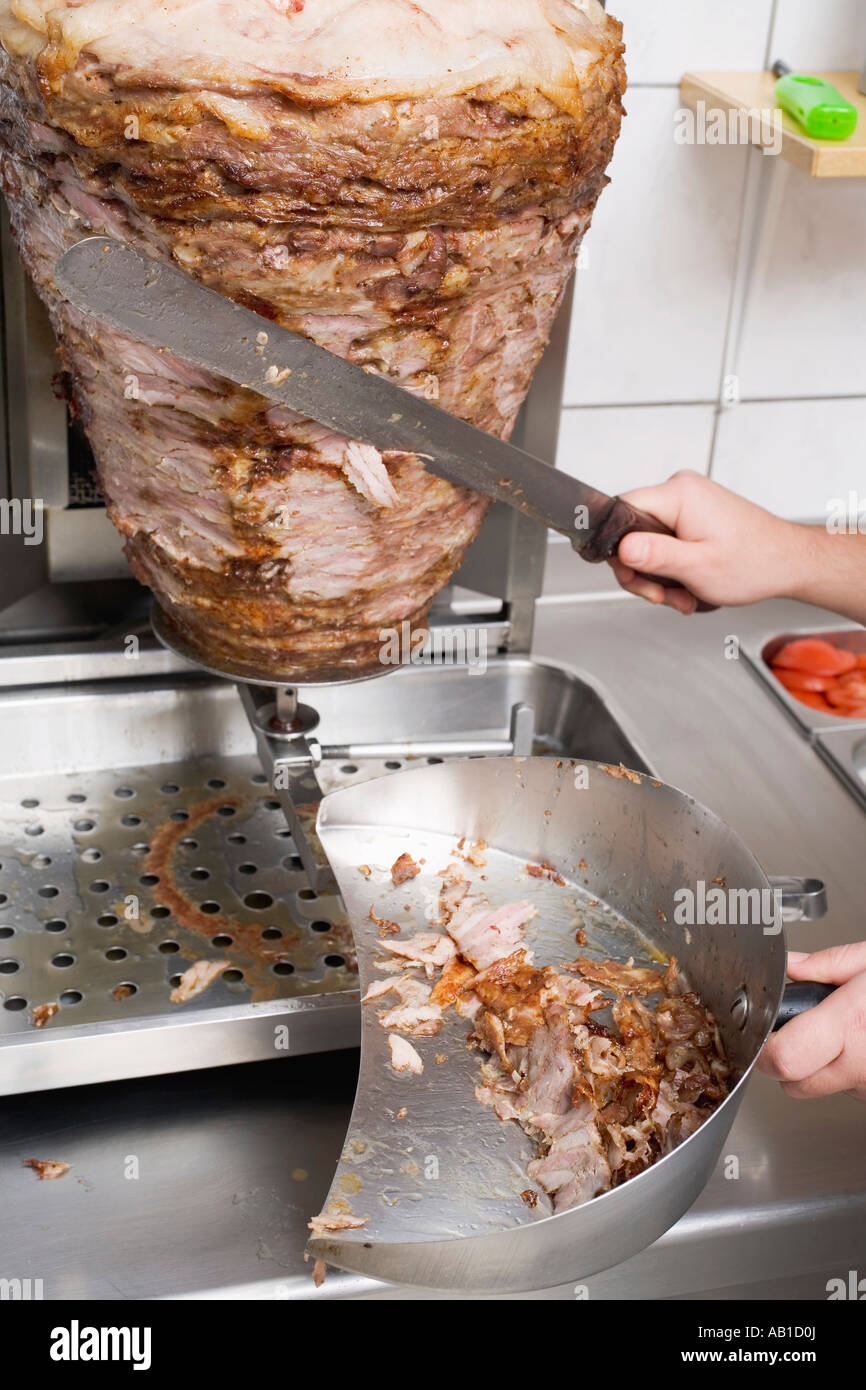 Slicing a döner kebab FoodCollection Stock Photo - Alamy