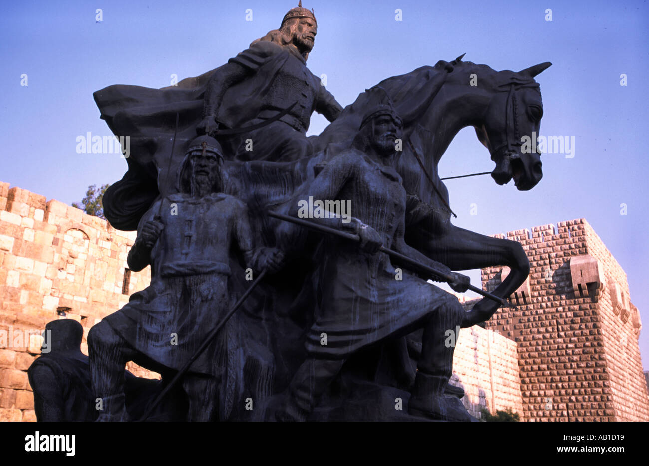 Saladin statue hi-res stock photography and images - Alamy