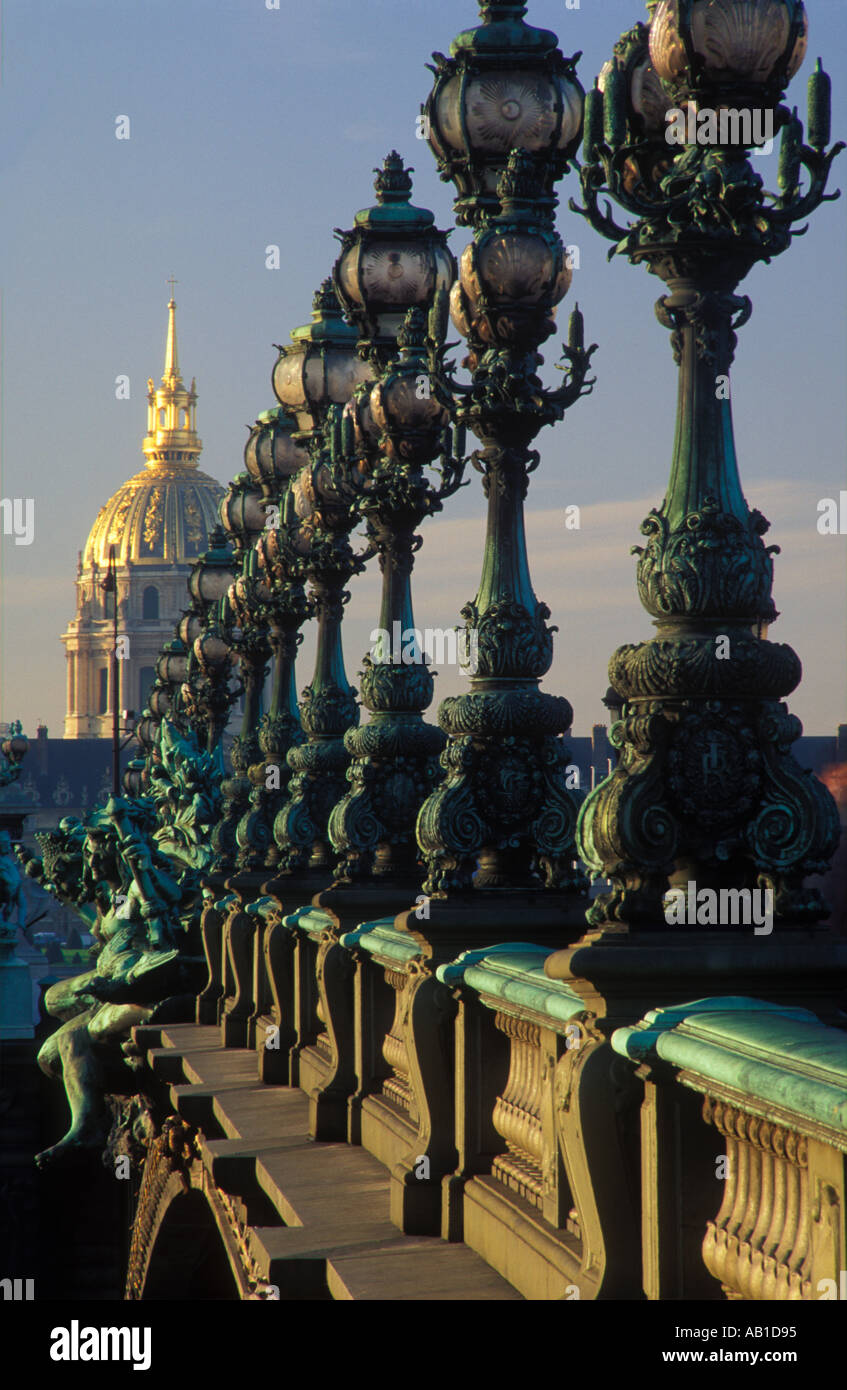 Pont alexandra bridge hi-res stock photography and images - Alamy