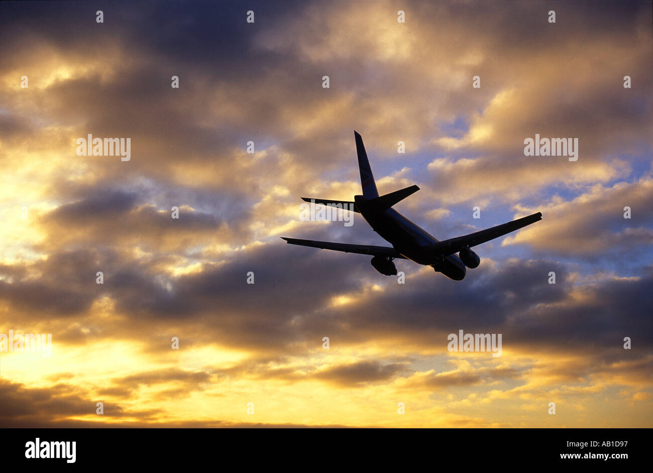 Plane in Flight Stock Photo - Alamy