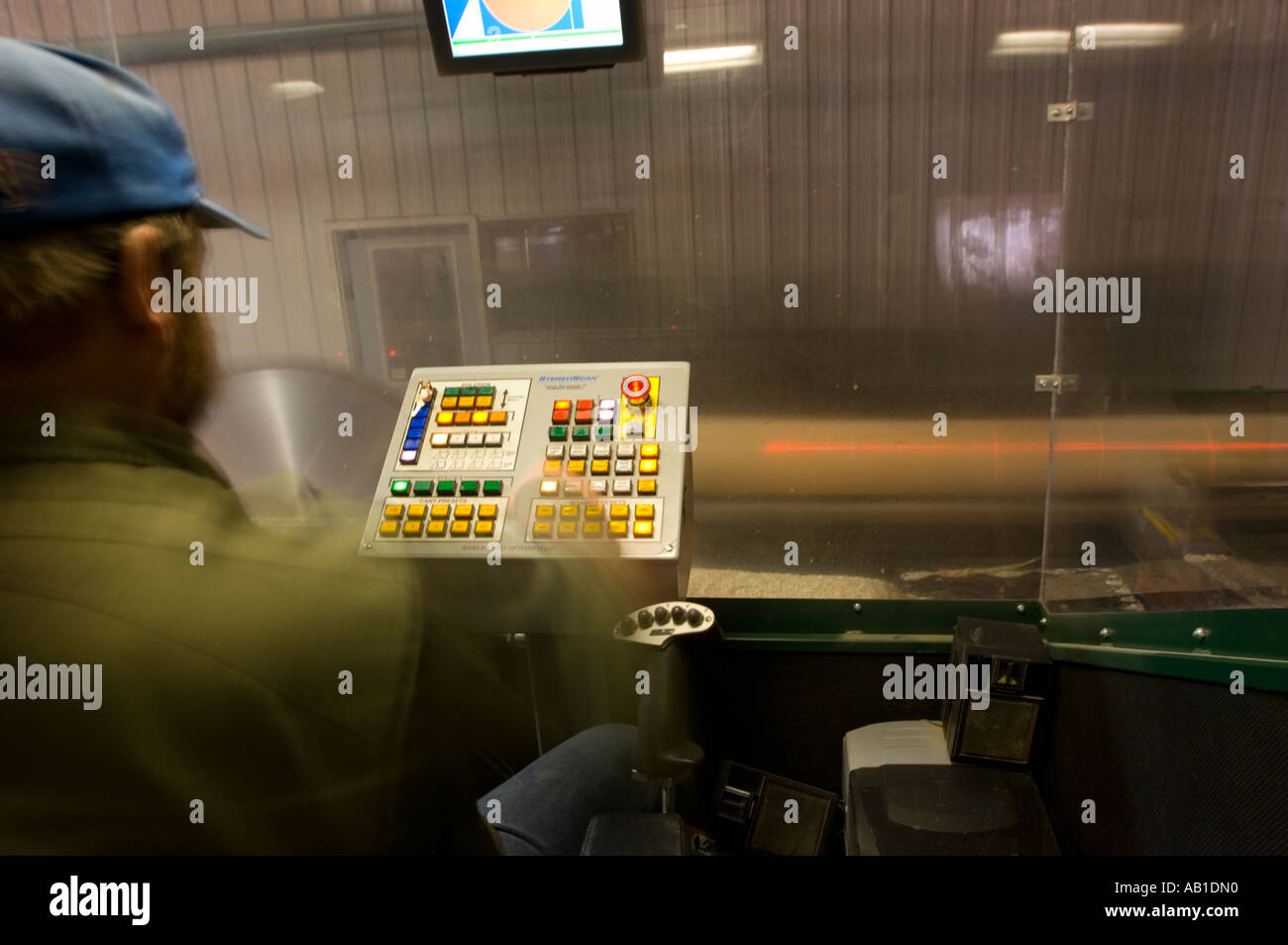 Saw operator hi-res stock photography and images - Alamy