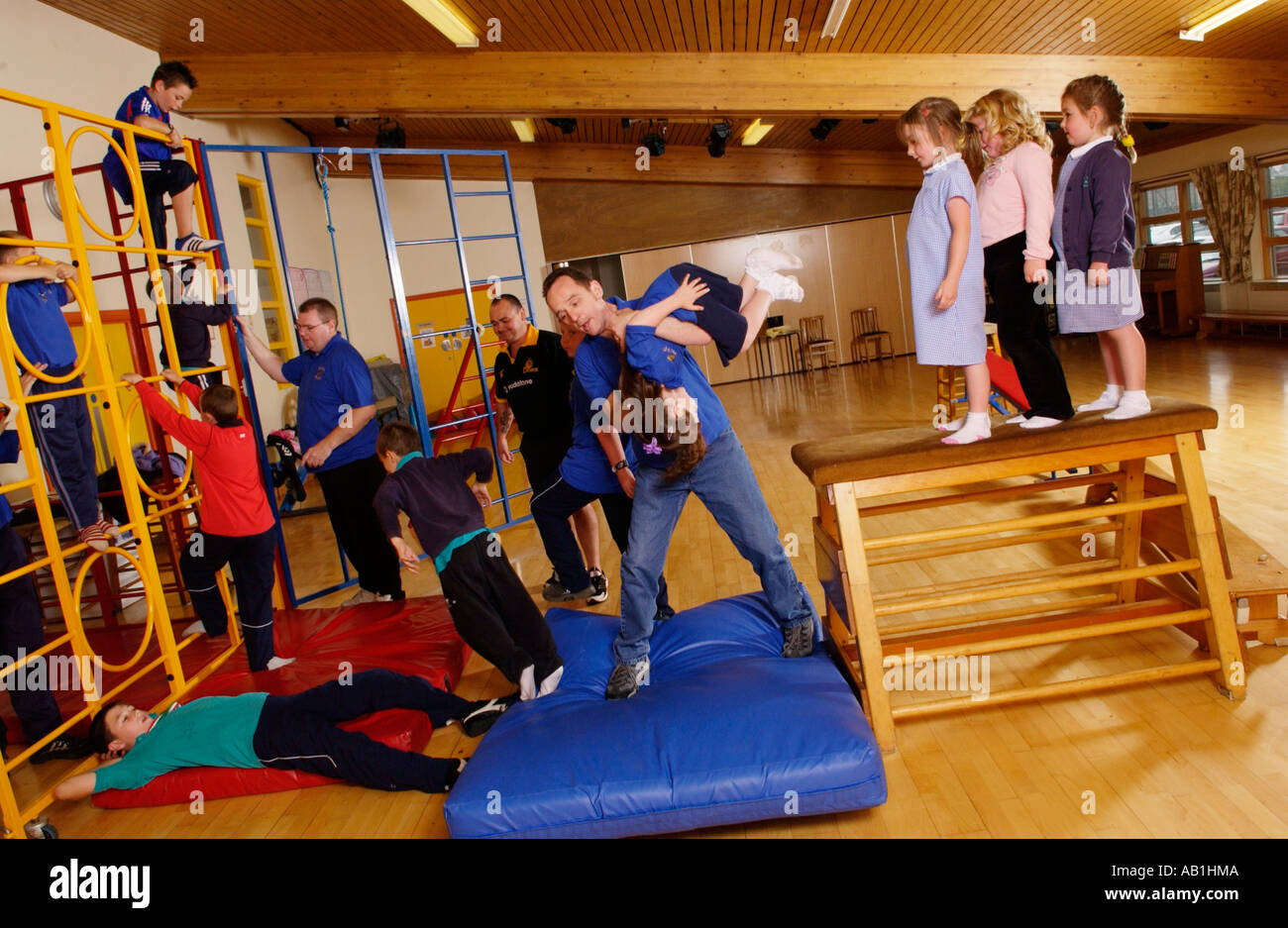 School gymnasium uk hi-res stock photography and images - Alamy