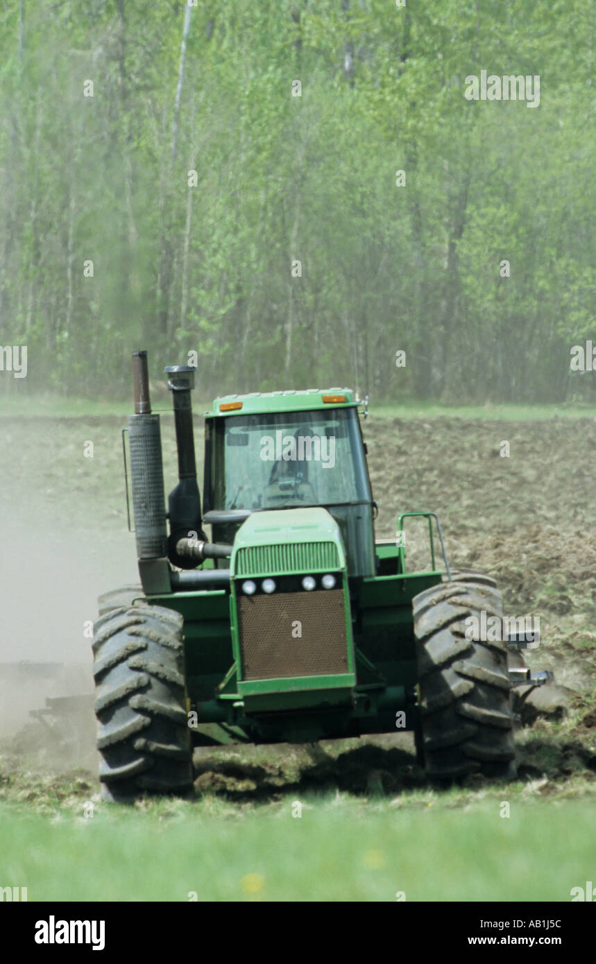 Tractor plowing farm field hi-res stock photography and images - Alamy