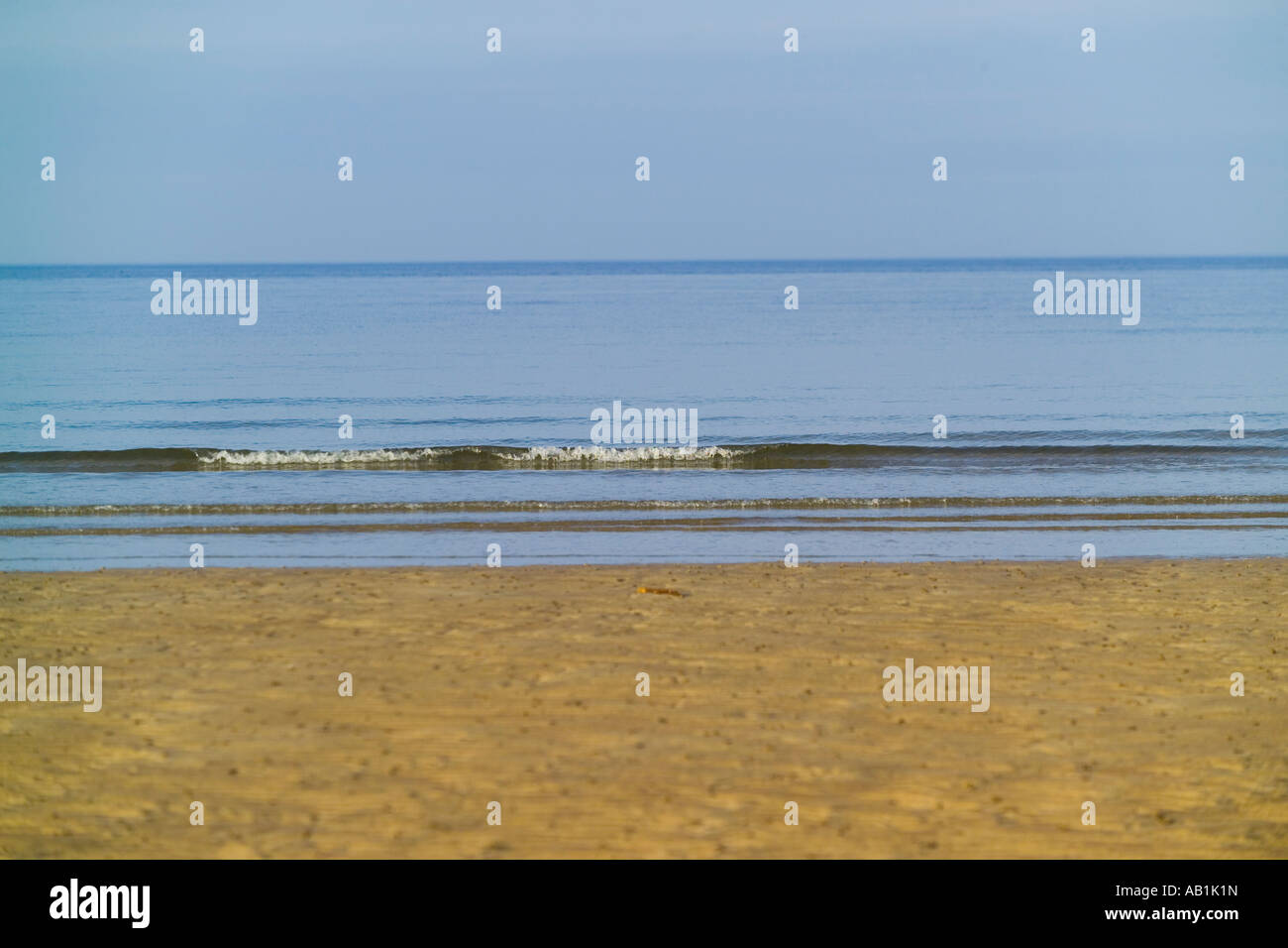 Small waves gently lapping on hi-res stock photography and images - Alamy