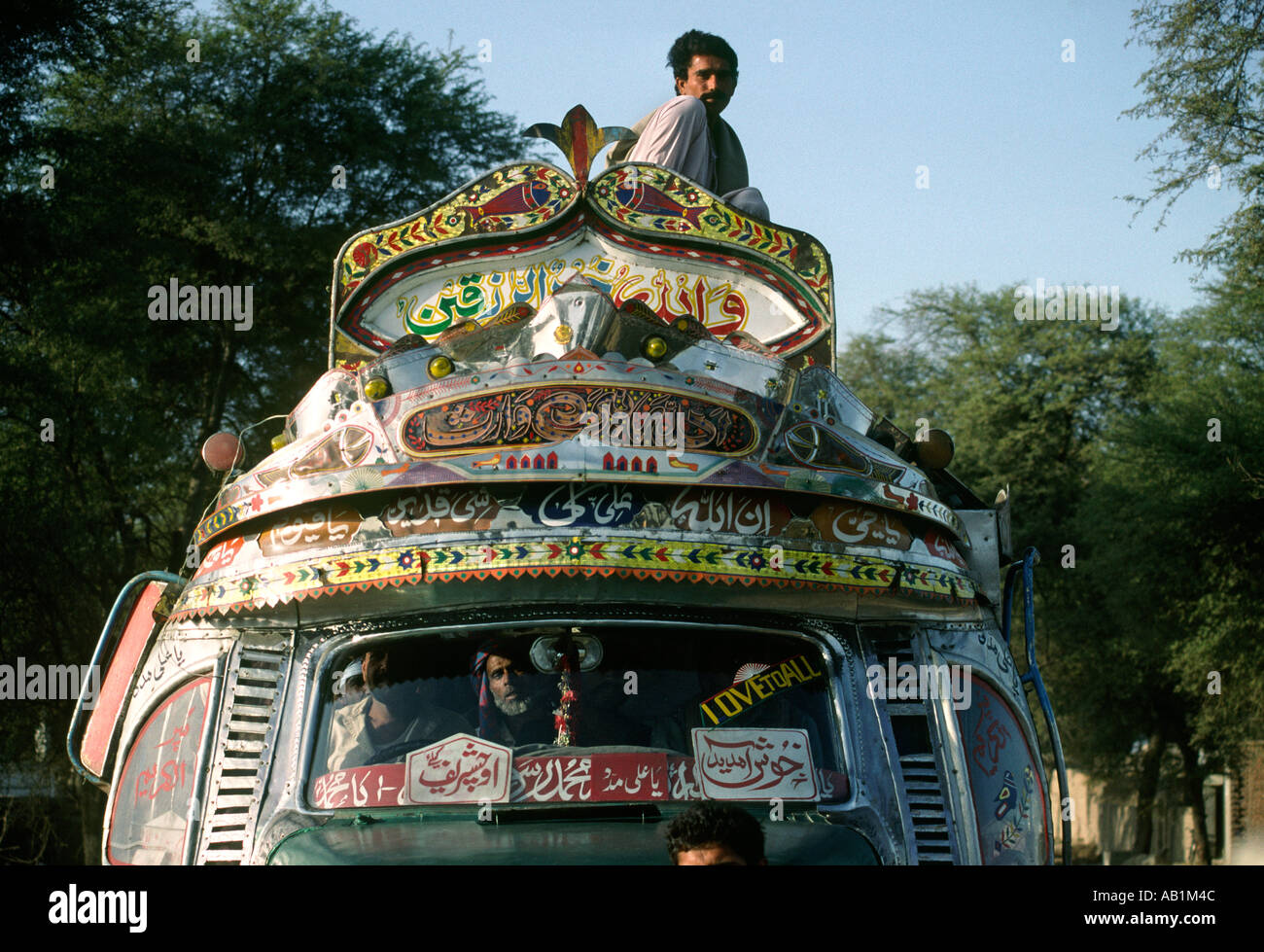 Pakistan South Punjab Uch Sharif transport passengers on top of bus ...