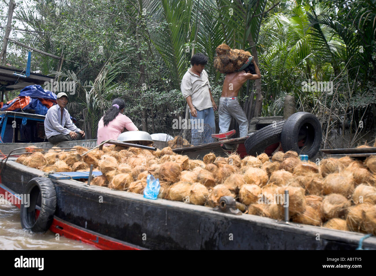 Food transport barges hi-res stock photography and images - Alamy