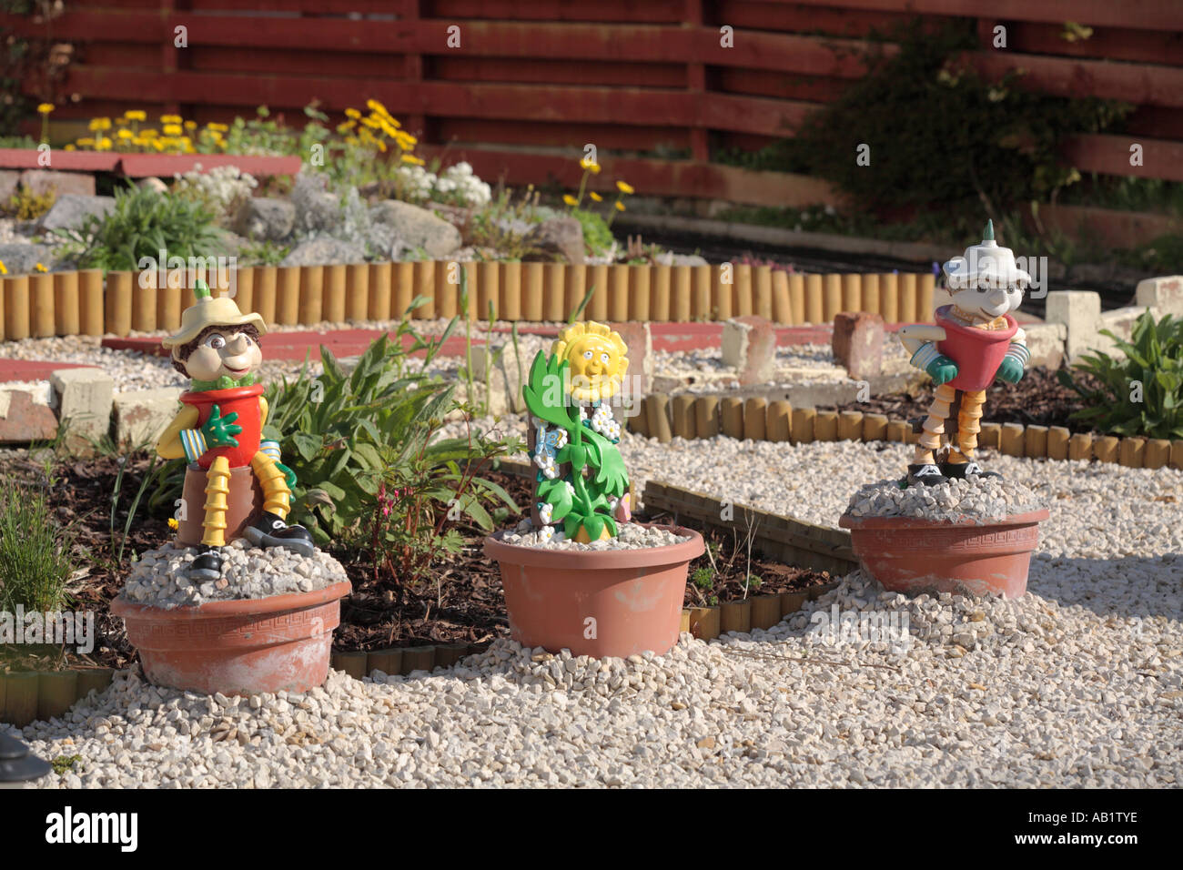 Bill and ben flowerpot hi-res stock photography and images - Alamy