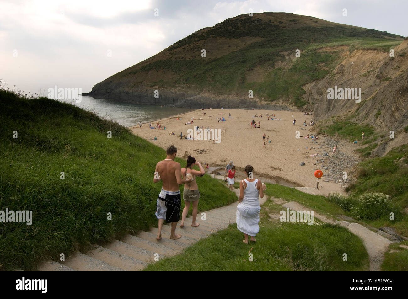 Mwnt beach bay cove national trust hi-res stock photography and images ...