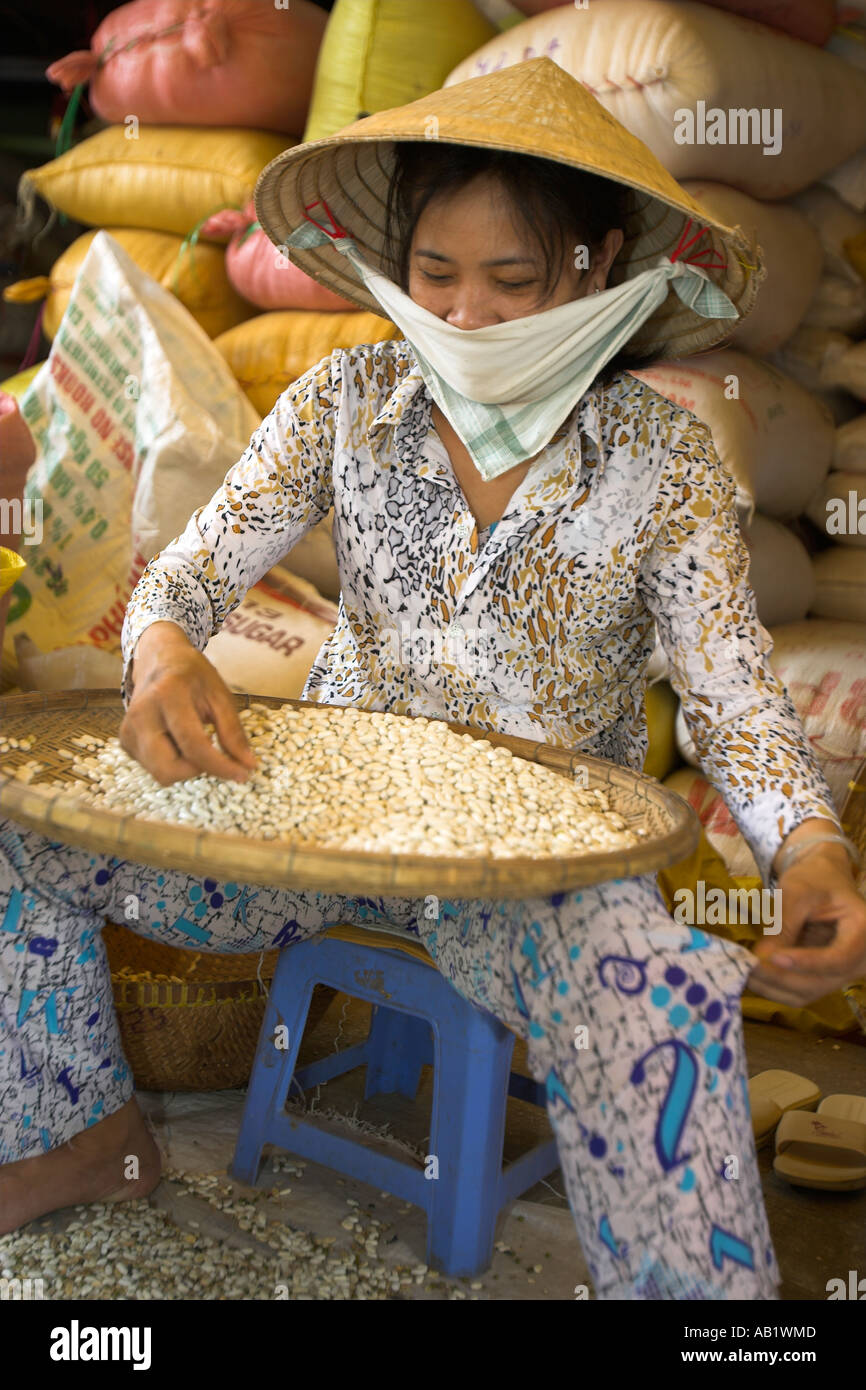 Poor quality clothes hi-res stock photography and images - Alamy