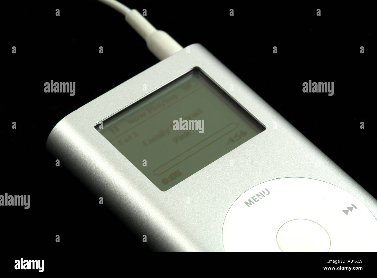 Ipod mini 1st gen hi-res stock photography and images - Alamy