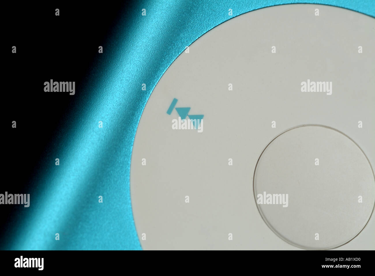 Ipod mini 1st generation hi-res stock photography and images - Alamy