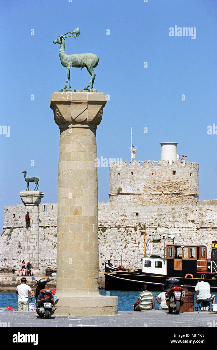 Deer pillars in the mandraki harbour hi-res stock photography and ...