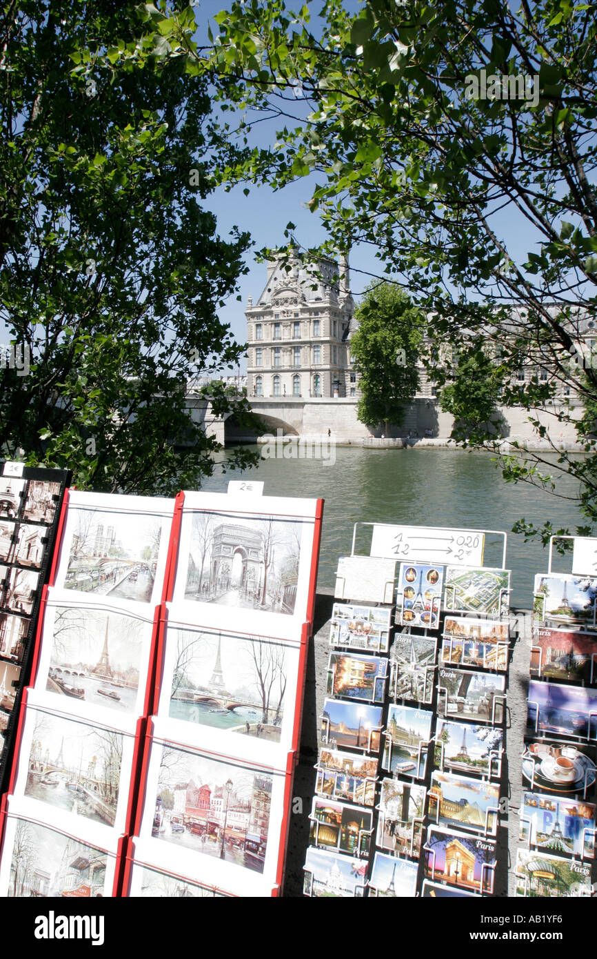 Across from the louvre hi-res stock photography and images - Alamy