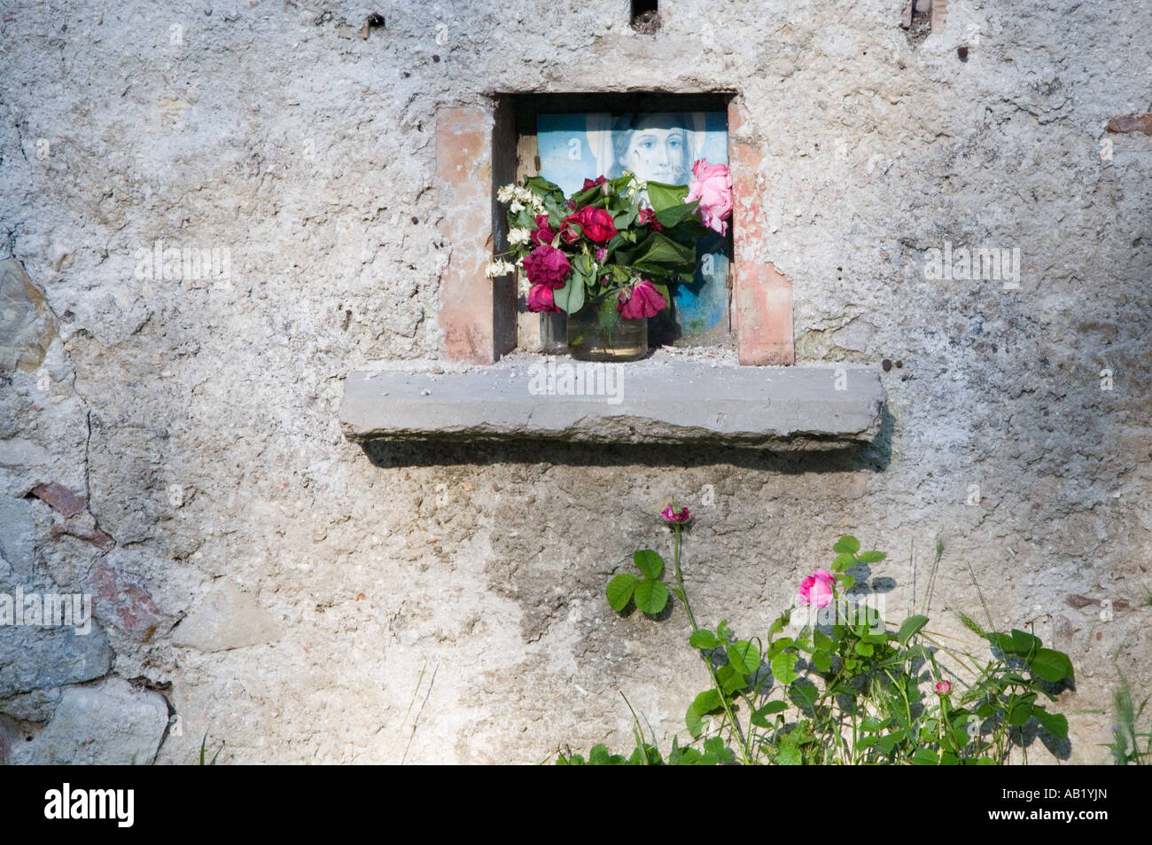 Memorial shrine hi-res stock photography and images - Alamy