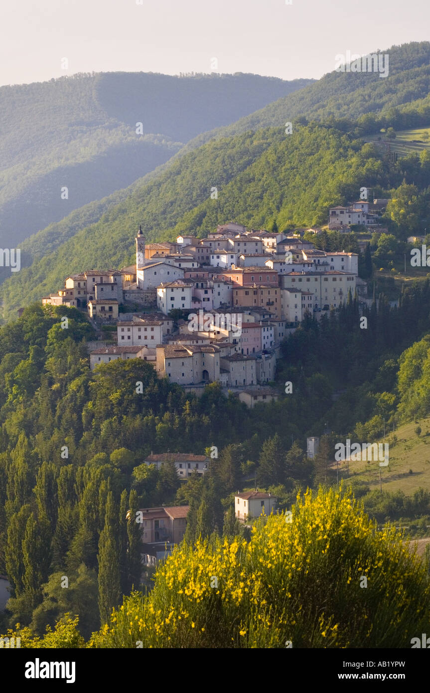 Etruscan walls & Medieval architecture of Italian Hill towns. Town Of ...