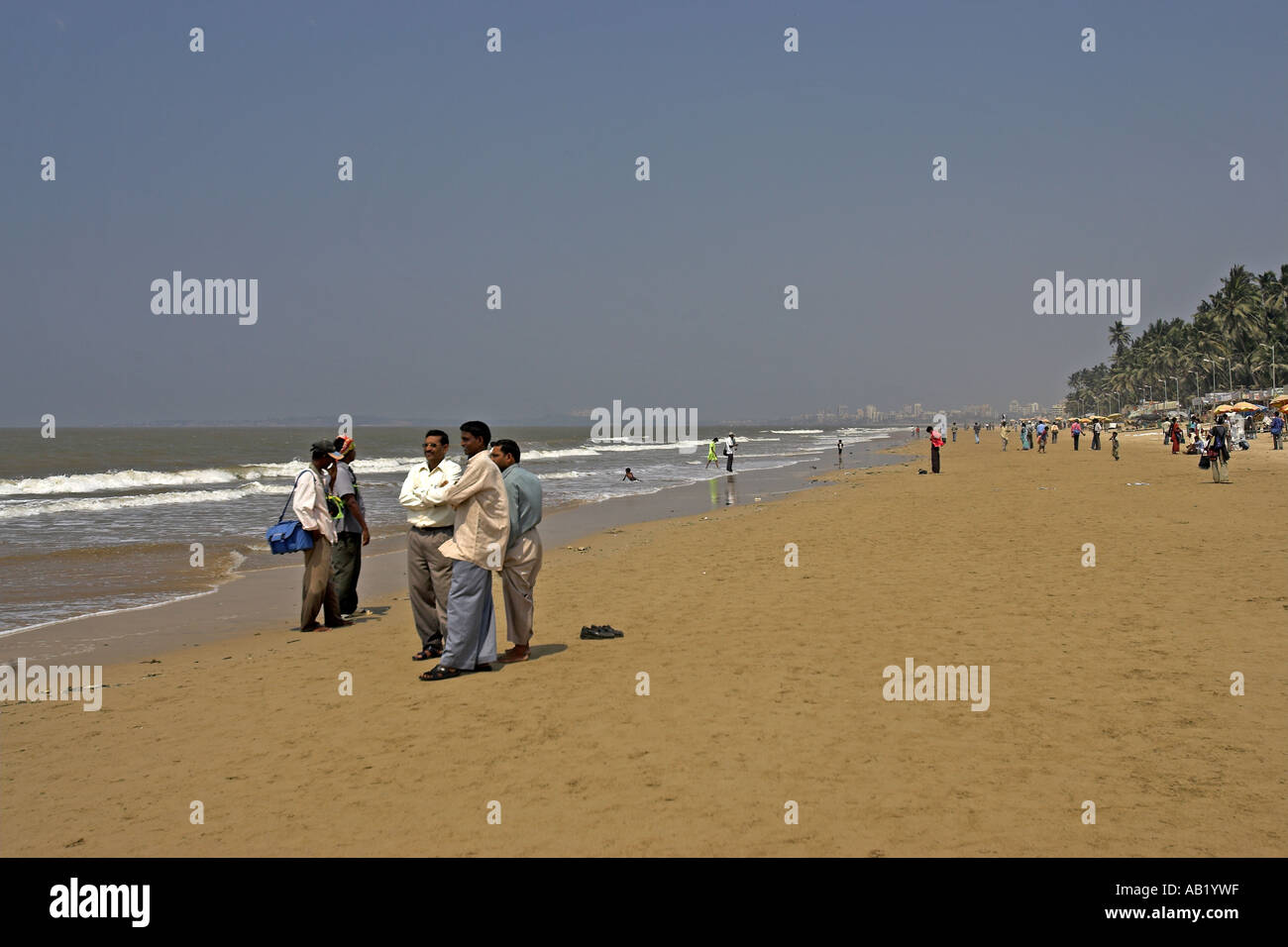 Juhu beach hi-res stock photography and images - Alamy