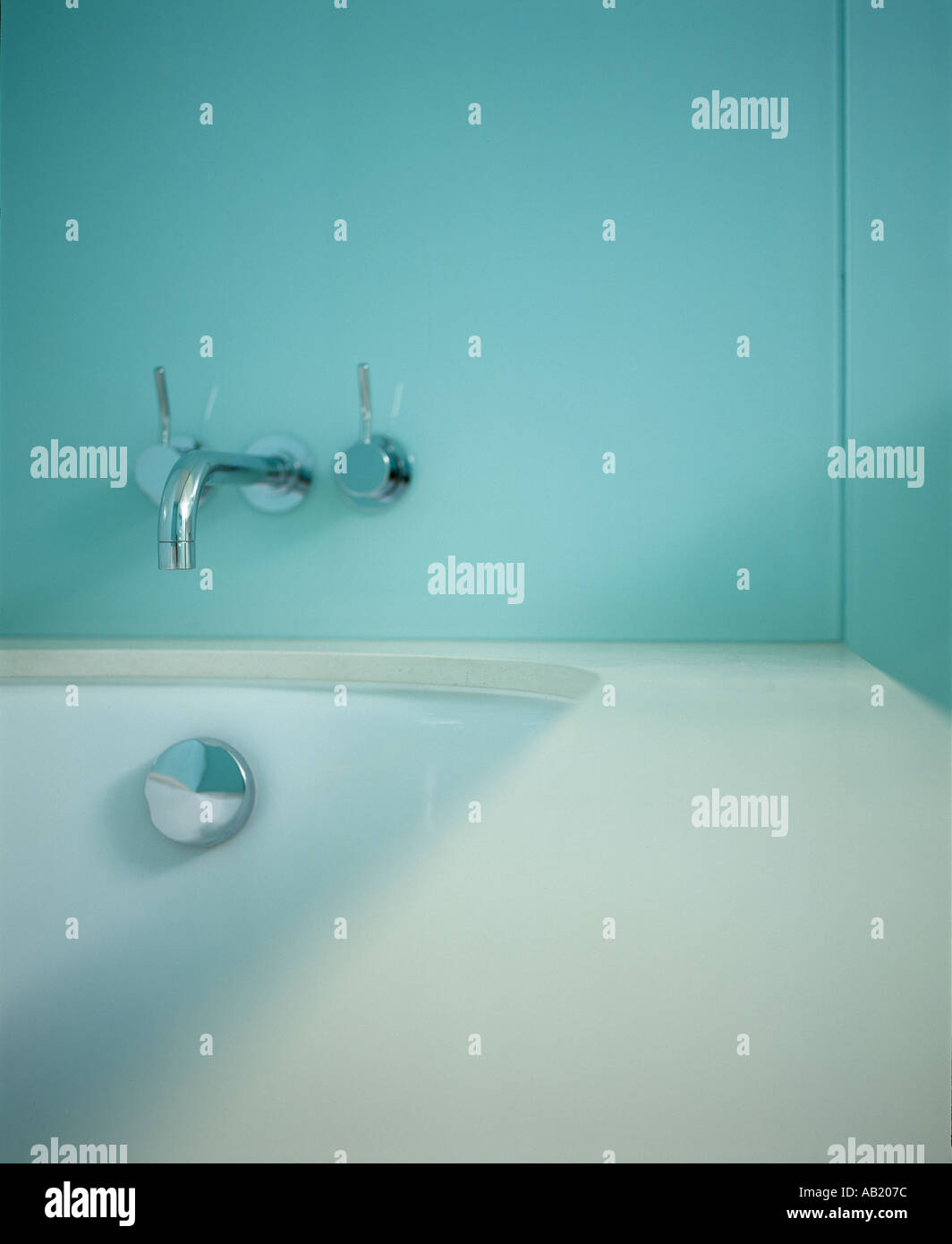 Overflow bath hi-res stock photography and images - Alamy