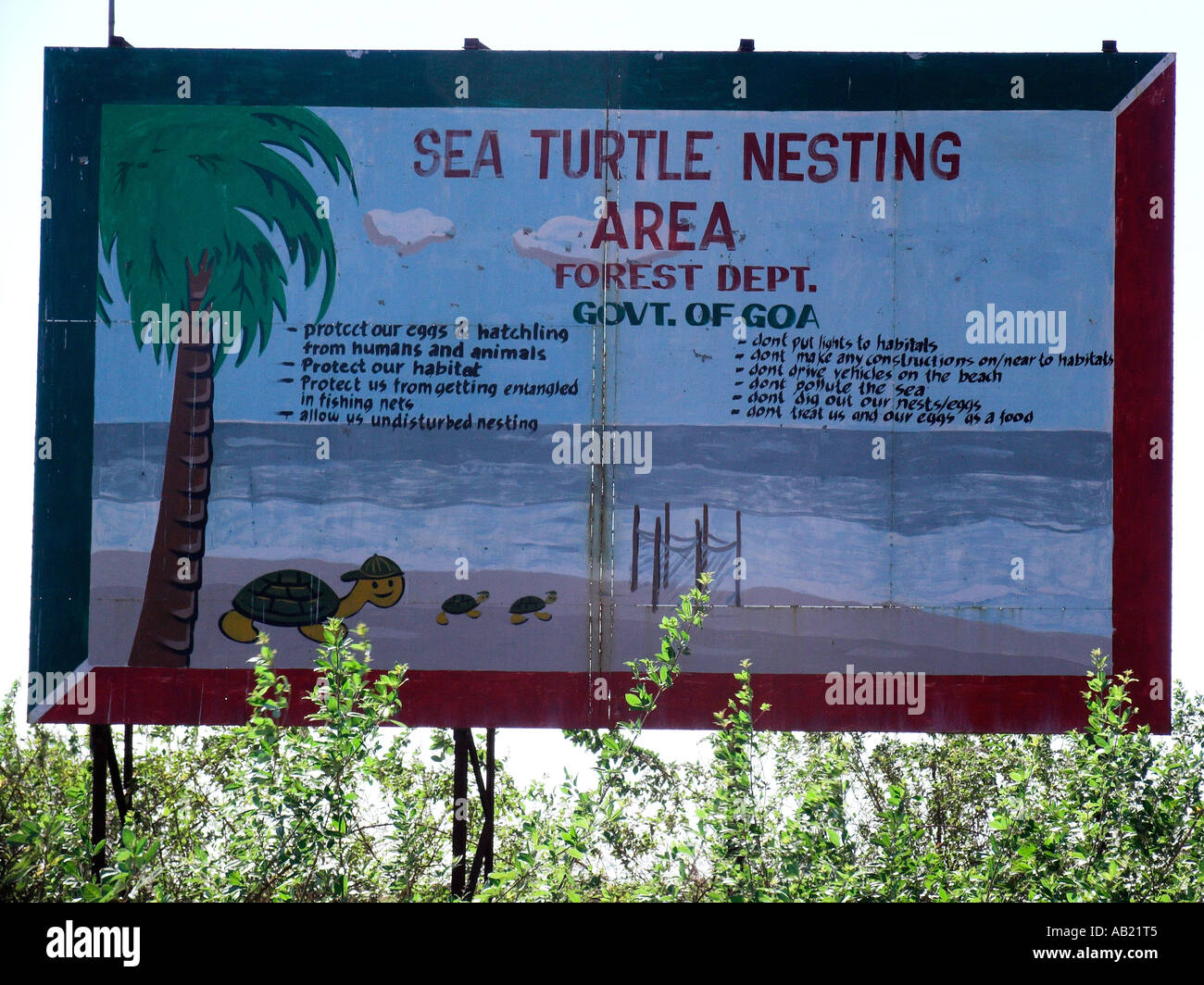 Turtle nesting area sign hi-res stock photography and images - Alamy